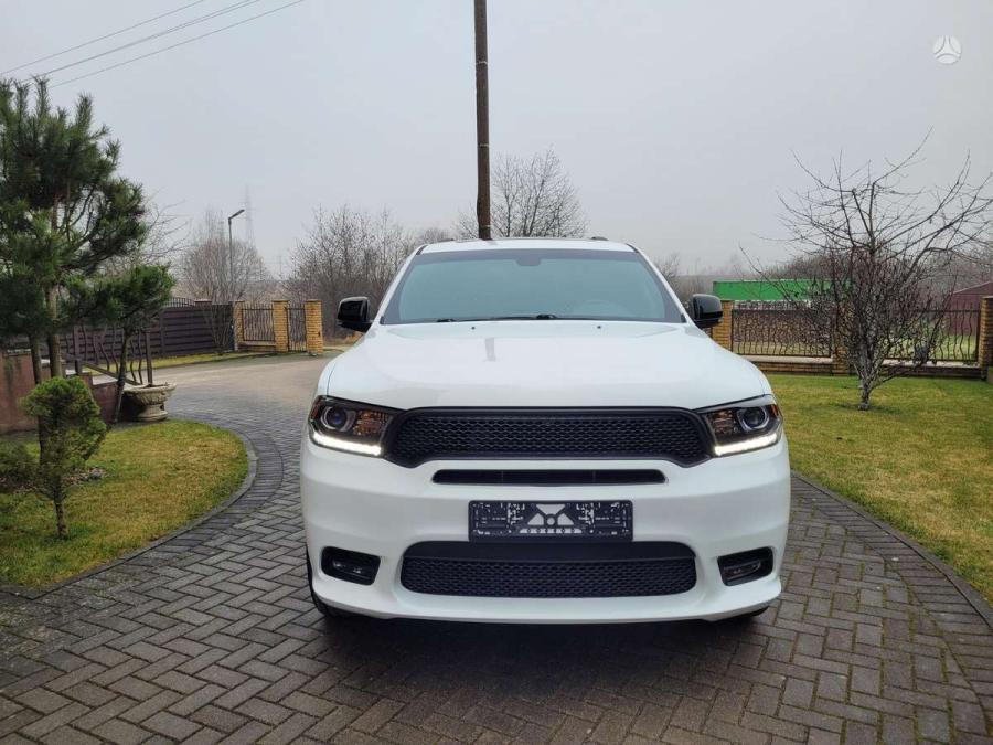 White Dodge Durango 2019 in Telschi, with an engine capacity of 3.60 L and mileage of 161 thousand km for 18800 €, photo 8 on AUTOMOTO.COM.LV