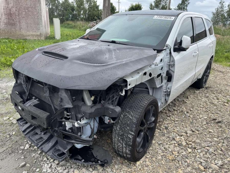 White Dodge Durango 2019 in Siauliai, with an engine capacity of 5.65 L and mileage of 145 thousand km for 12900 €, photo 3 on AUTOMOTO.COM.LV