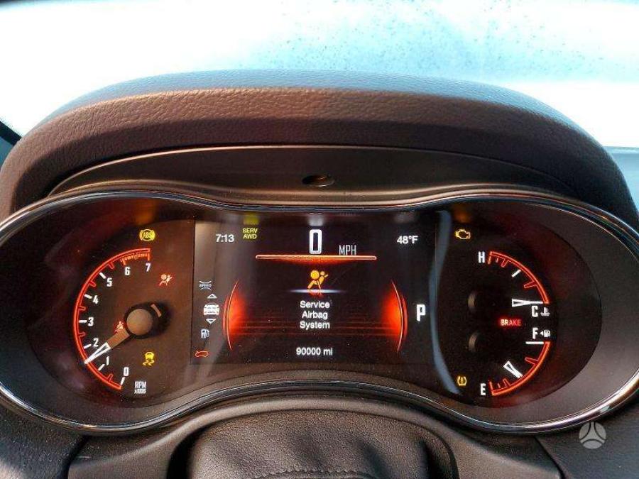 White Dodge Durango 2019 in Siauliai, with an engine capacity of 5.65 L and mileage of 145 thousand km for 12900 €, photo 10 on AUTOMOTO.COM.LV