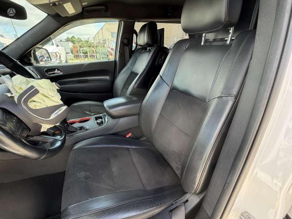 White Dodge Durango 2019 in Siauliai, with an engine capacity of 5.65 L and mileage of 214 thousand km for 11900 €, photo 8 on AUTOMOTO.COM.LV