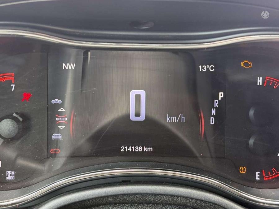 White Dodge Durango 2019 in Siauliai, with an engine capacity of 5.65 L and mileage of 214 thousand km for 11900 €, photo 15 on AUTOMOTO.COM.LV