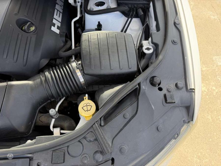 White Dodge Durango 2019 in Siauliai, with an engine capacity of 5.65 L and mileage of 214 thousand km for 11900 €, photo 25 on AUTOMOTO.COM.LV