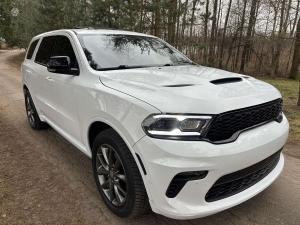 White Dodge Durango 2020 in Panevezys, with an engine capacity of 5.65 L and mileage of 102 thousand km for 22990 €, photo  on AUTOMOTO.COM.LV
