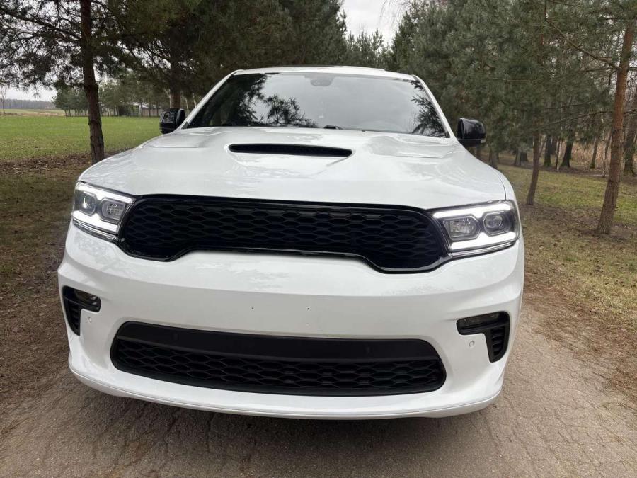 Balts Dodge Durango 2020 Panevēža, ar dzinēja tilpumu 5.65 L un nobraukumu 102 tūkst. km par 22990 €, foto 2 vietnē AUTOMOTO.COM.LV