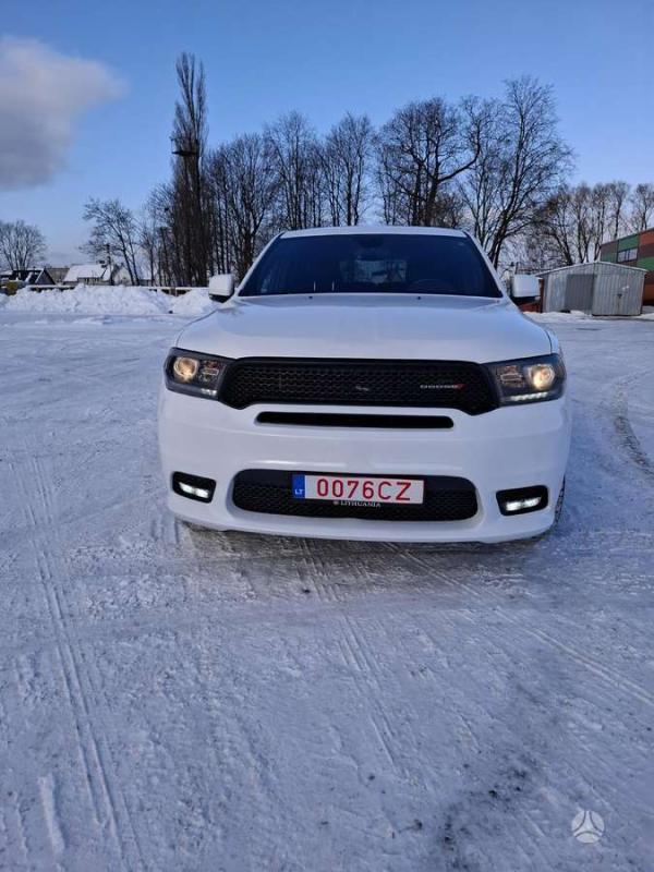 White Dodge Durango 2020 in Klaipeda, with an engine capacity of 3.60 L and mileage of 165 thousand km for 17800 €, photo 1 on AUTOMOTO.COM.LV