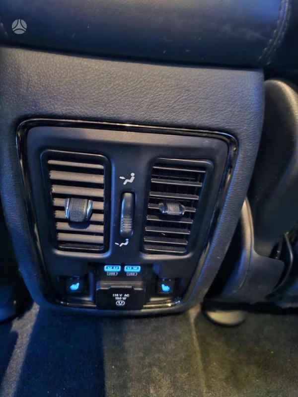 White Dodge Durango 2020 in Klaipeda, with an engine capacity of 3.60 L and mileage of 165 thousand km for 18700 €, photo 11 on AUTOMOTO.COM.LV