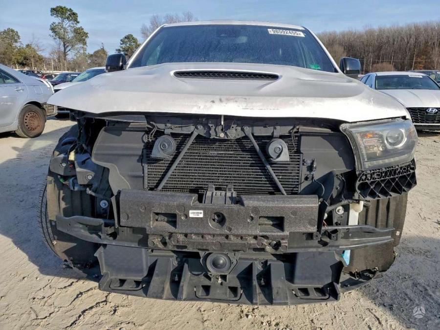 White Dodge Durango 2020 in Klaipeda, with an engine capacity of 5.65 L and mileage of 185 thousand km for 9900 €, photo 4 on AUTOMOTO.COM.LV