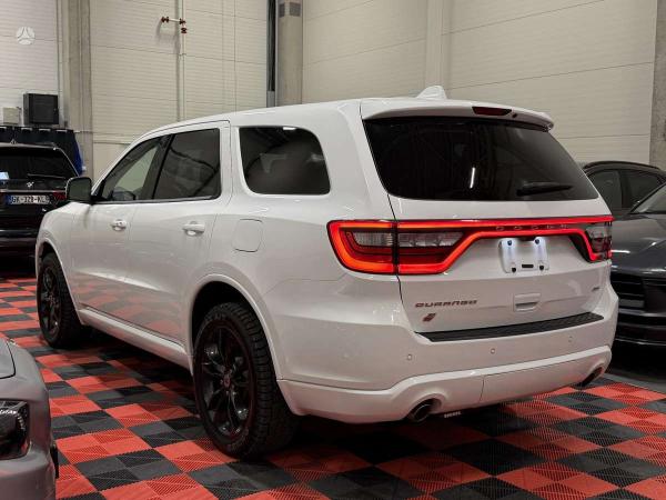 White Dodge Durango 2020 in Vilnius, with an engine capacity of 3.60 L and mileage of 193 thousand km for 18300 €, photo 7 on AUTOMOTO.COM.LV