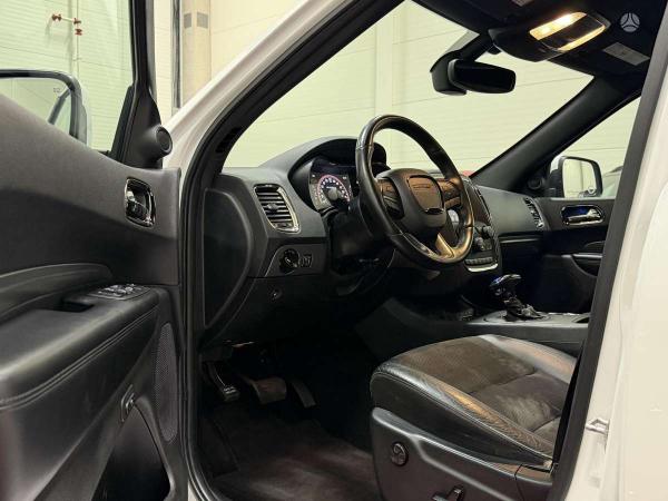 White Dodge Durango 2020 in Vilnius, with an engine capacity of 3.60 L and mileage of 193 thousand km for 18300 €, photo 9 on AUTOMOTO.COM.LV
