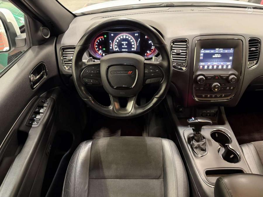 White Dodge Durango 2020 in Vilnius, with an engine capacity of 3.60 L and mileage of 193 thousand km for 18300 €, photo 14 on AUTOMOTO.COM.LV