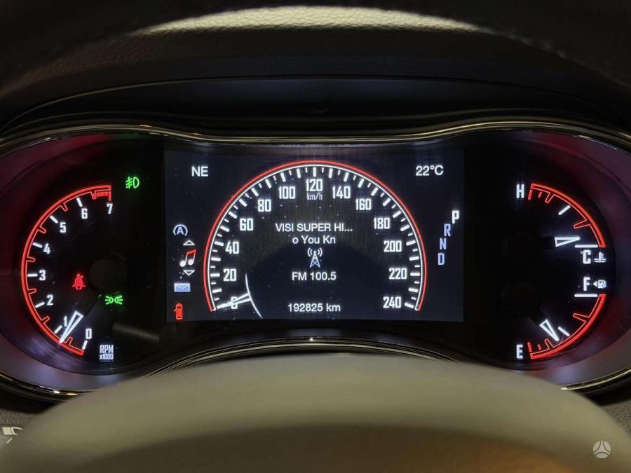 White Dodge Durango 2020 in Vilnius, with an engine capacity of 3.60 L and mileage of 193 thousand km for 18300 €, photo 16 on AUTOMOTO.COM.LV
