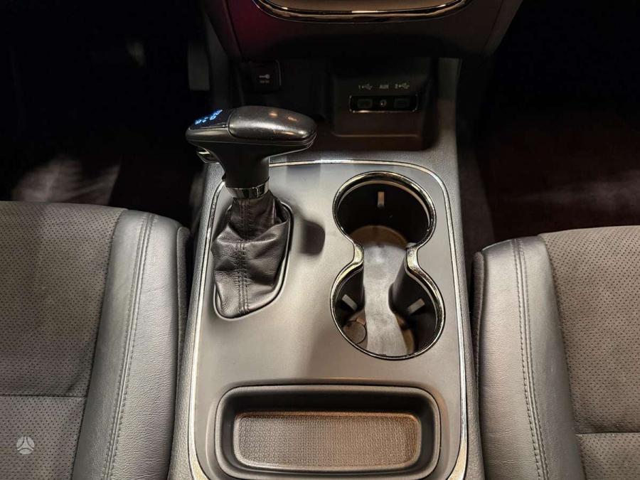White Dodge Durango 2020 in Vilnius, with an engine capacity of 3.60 L and mileage of 193 thousand km for 18300 €, photo 18 on AUTOMOTO.COM.LV