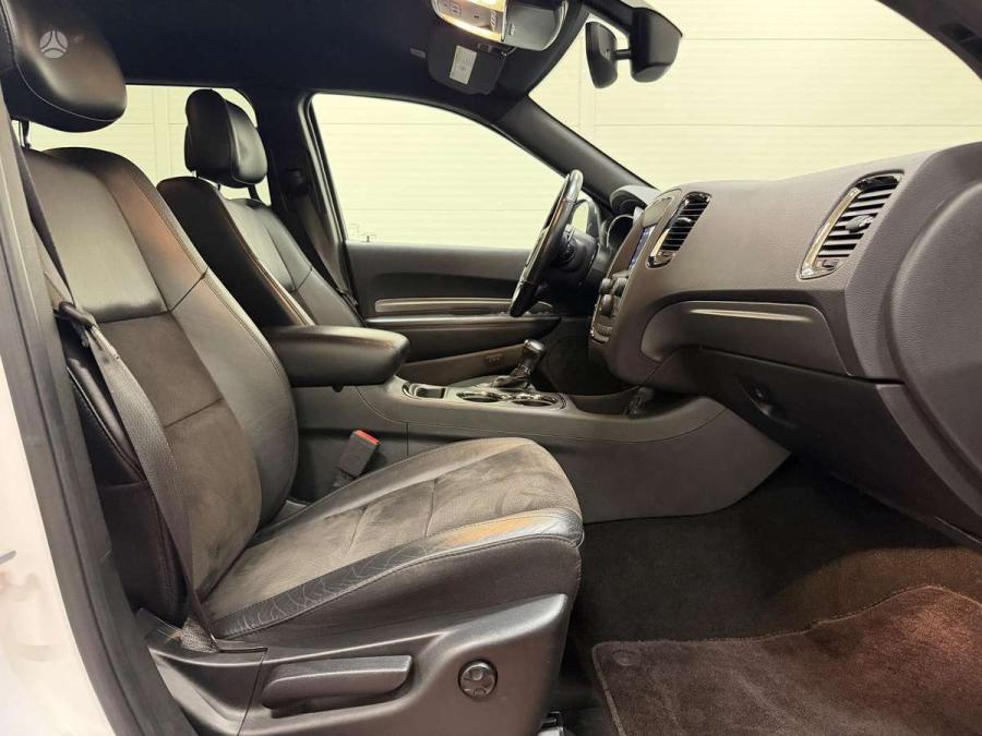 White Dodge Durango 2020 in Vilnius, with an engine capacity of 3.60 L and mileage of 193 thousand km for 18300 €, photo 26 on AUTOMOTO.COM.LV