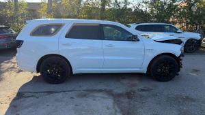 White Dodge Durango 2020 in Ukmerge, with an engine capacity of 5.65 L and mileage of 97 thousand km for 9799 €, photo 10 on AUTOMOTO.COM.LV