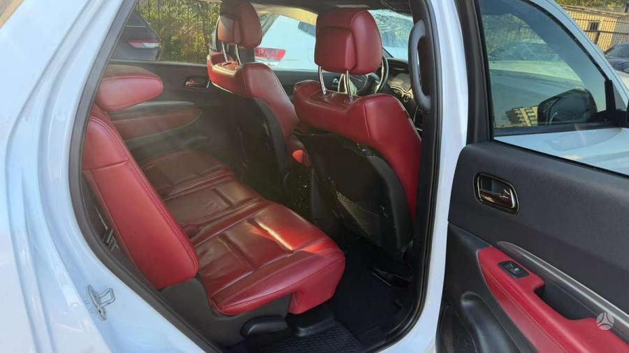 White Dodge Durango 2020 in Ukmerge, with an engine capacity of 5.65 L and mileage of 97 thousand km for 9799 €, photo 20 on AUTOMOTO.COM.LV