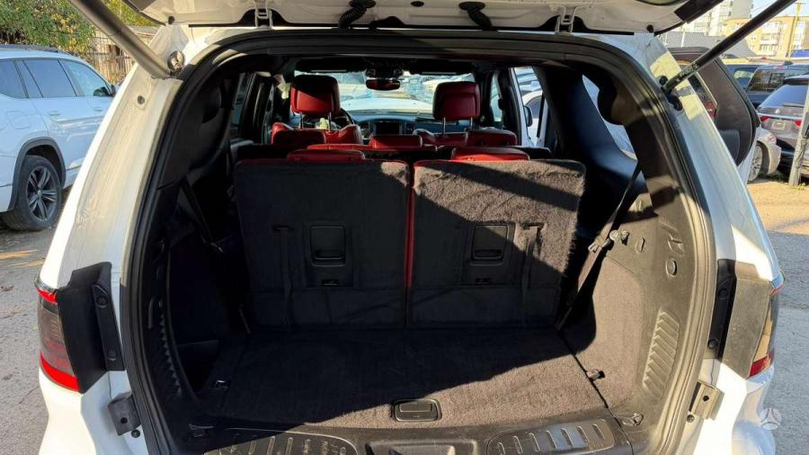White Dodge Durango 2020 in Ukmerge, with an engine capacity of 5.65 L and mileage of 97 thousand km for 9799 €, photo 22 on AUTOMOTO.COM.LV