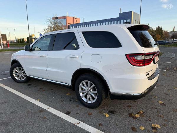 Balts Dodge Durango 2021 Gargždai, ar dzinēja tilpumu 3.60 L un nobraukumu 130 tūkst. km par 21900 €, foto 3 vietnē AUTOMOTO.COM.LV
