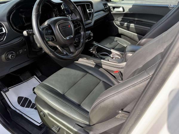 Balts Dodge Durango 2021 Gargždai, ar dzinēja tilpumu 3.60 L un nobraukumu 130 tūkst. km par 21900 €, foto 7 vietnē AUTOMOTO.COM.LV