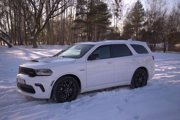 White Dodge Durango 2021 in Kaunas, with an engine capacity of 5.65 L and mileage of 69 thousand km for 36800 €, photo 7 on AUTOMOTO.COM.LV