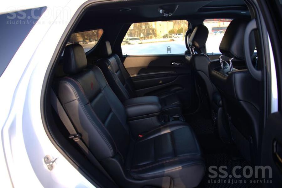 White Dodge Durango 2021 in Kaunas, with an engine capacity of 5.70 L and mileage of 71 thousand km for 35000 €, photo 7 on AUTOMOTO.COM.LV