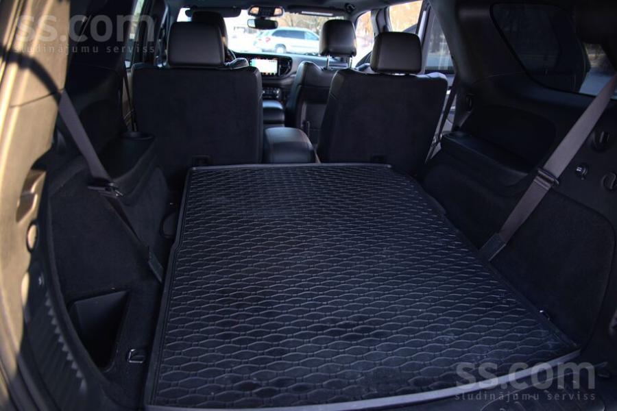 White Dodge Durango 2021 in Kaunas, with an engine capacity of 5.70 L and mileage of 71 thousand km for 35000 €, photo 10 on AUTOMOTO.COM.LV