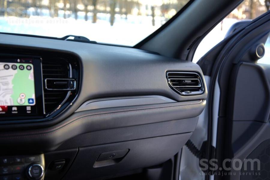 White Dodge Durango 2021 in Kaunas, with an engine capacity of 5.70 L and mileage of 71 thousand km for 35000 €, photo 15 on AUTOMOTO.COM.LV