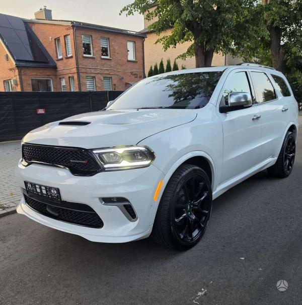 White Dodge Durango 2021 in Kaunas, with an engine capacity of 3.60 L and mileage of 21 thousand km for 24900 €, photo 5 on AUTOMOTO.COM.LV