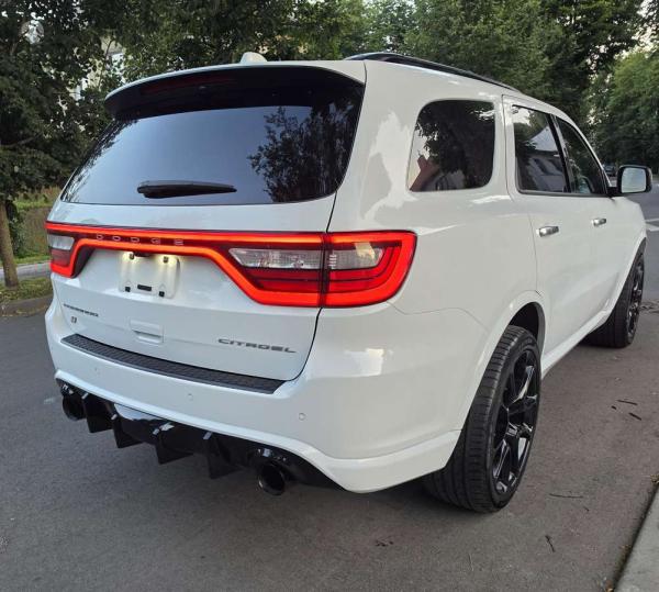 White Dodge Durango 2021 in Kaunas, with an engine capacity of 3.60 L and mileage of 21 thousand km for 24900 €, photo 6 on AUTOMOTO.COM.LV