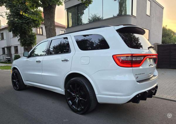 White Dodge Durango 2021 in Kaunas, with an engine capacity of 3.60 L and mileage of 21 thousand km for 24900 €, photo 10 on AUTOMOTO.COM.LV