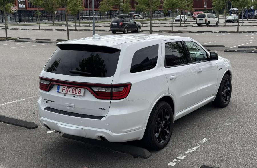 White Dodge Durango 2021 in Klaipeda, with an engine capacity of 5.65 L and mileage of 139 thousand km for 29000 €, photo 6 on AUTOMOTO.COM.LV