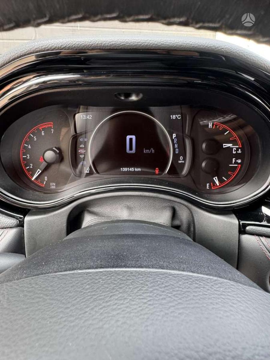 White Dodge Durango 2021 in Klaipeda, with an engine capacity of 5.65 L and mileage of 139 thousand km for 29000 €, photo 12 on AUTOMOTO.COM.LV