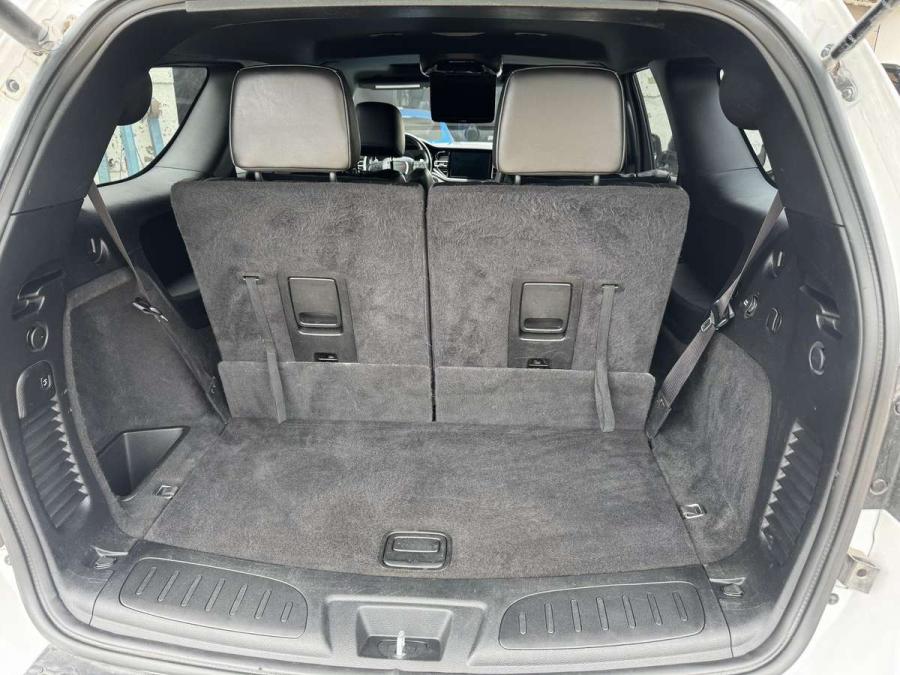 White Dodge Durango 2021 in Klaipeda, with an engine capacity of 5.65 L and mileage of 139 thousand km for 29000 €, photo 16 on AUTOMOTO.COM.LV