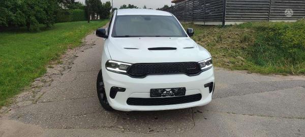 Balts Dodge Durango 2021 Kauņa, ar dzinēja tilpumu 3.60 L un nobraukumu 70 tūkst. km par 25200 €, foto 2 vietnē AUTOMOTO.COM.LV