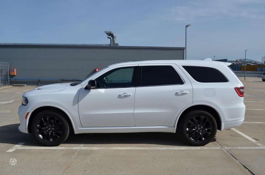 White Dodge Durango 2021 in Vilnius, with an engine capacity of 3.60 L and mileage of 122 thousand km for 22800 €, photo 7 on AUTOMOTO.COM.LV