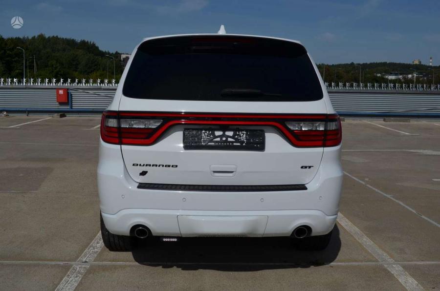 White Dodge Durango 2021 in Vilnius, with an engine capacity of 3.60 L and mileage of 122 thousand km for 22800 €, photo 8 on AUTOMOTO.COM.LV