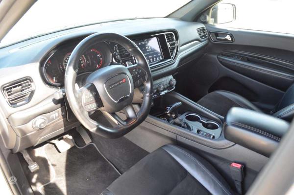 Balts Dodge Durango 2021 Viļņa, ar dzinēja tilpumu 3.60 L un nobraukumu 122 tūkst. km par 22800 €, foto 10 vietnē AUTOMOTO.COM.LV