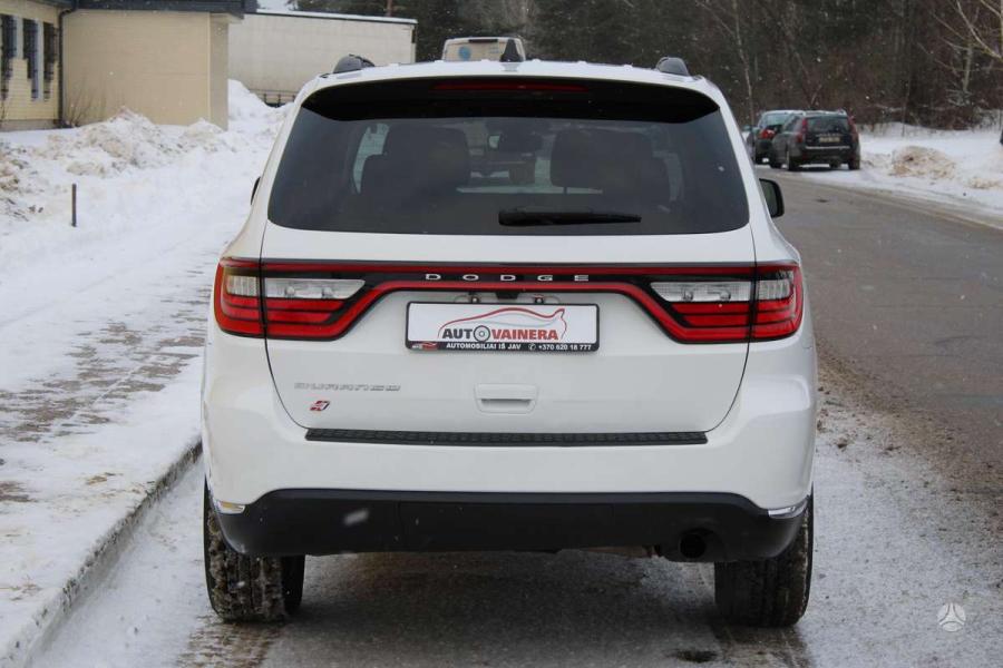 White Dodge Durango 2022 in Vilnius, with an engine capacity of 3.60 L and mileage of 82 thousand km for 24999 €, photo 6 on AUTOMOTO.COM.LV