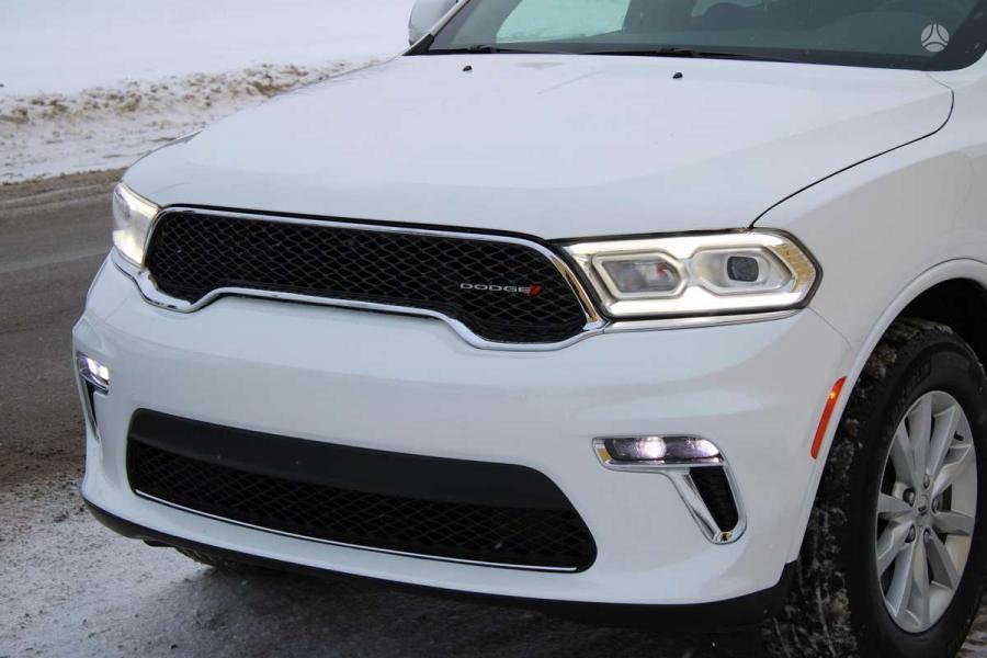 White Dodge Durango 2022 in Vilnius, with an engine capacity of 3.60 L and mileage of 82 thousand km for 24999 €, photo 9 on AUTOMOTO.COM.LV