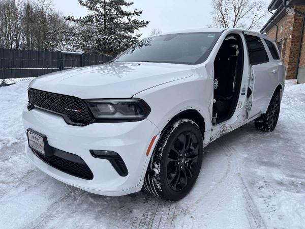 Balts Dodge Durango 2022 Kauņa, ar dzinēja tilpumu 3.60 L un nobraukumu 55 tūkst. km par 15400 €, foto  vietnē AUTOMOTO.COM.LV