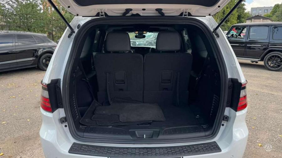 White Dodge Durango 2022 in Ukmerge, with an engine capacity of 3.60 L and mileage of 44 thousand km for 27999 €, photo 9 on AUTOMOTO.COM.LV