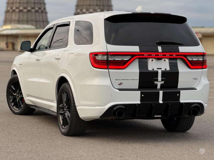 Balts Dodge Durango 2022 Viļņa, ar dzinēja tilpumu 5.70 L un nobraukumu 72 tūkst. km par 32000 €, foto 5 vietnē AUTOMOTO.COM.LV