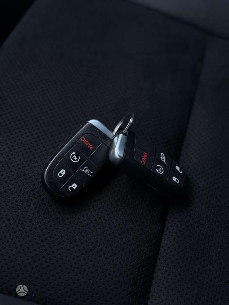 Balts Dodge Durango 2022 Viļņa, ar dzinēja tilpumu 5.70 L un nobraukumu 72 tūkst. km par 32000 €, foto 34 vietnē AUTOMOTO.COM.LV