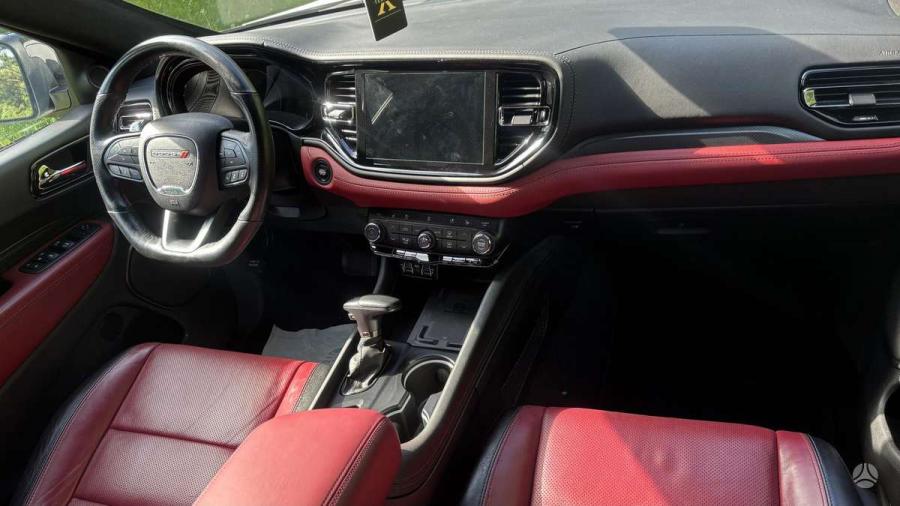 White Dodge Durango 2022 in Panevezys, with an engine capacity of 5.70 L and mileage of 49 thousand km for 29900 €, photo 10 on AUTOMOTO.COM.LV