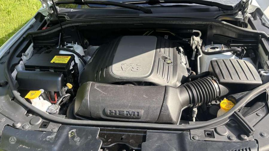 White Dodge Durango 2022 in Panevezys, with an engine capacity of 5.70 L and mileage of 49 thousand km for 29900 €, photo 17 on AUTOMOTO.COM.LV