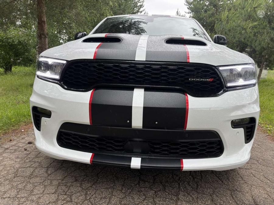 White Dodge Durango 2022 in Panevezys, with an engine capacity of 5.70 L and mileage of 49 thousand km for 29900 €, photo 24 on AUTOMOTO.COM.LV
