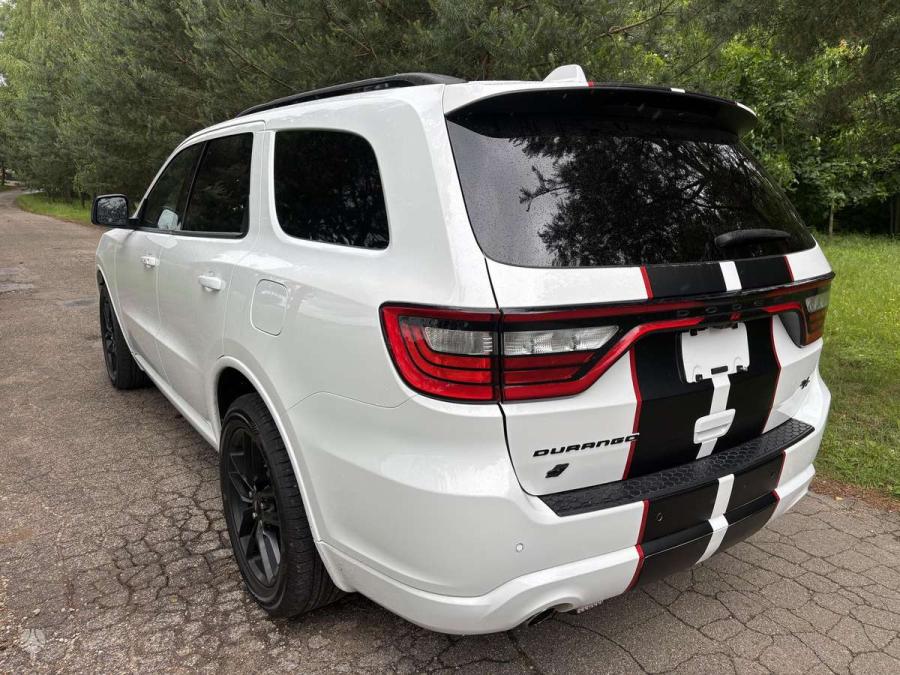 White Dodge Durango 2022 in Panevezys, with an engine capacity of 5.70 L and mileage of 49 thousand km for 29900 €, photo 25 on AUTOMOTO.COM.LV
