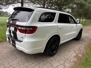 White Dodge Durango 2022 in Panevezys, with an engine capacity of 5.70 L and mileage of 49 thousand km for 29900 €, photo 26 on AUTOMOTO.COM.LV