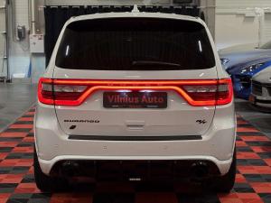 White Dodge Durango 2022 in Vilnius, with an engine capacity of 5.65 L and mileage of 104 thousand km for 36500 €, photo 6 on AUTOMOTO.COM.LV