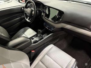 White Dodge Durango 2022 in Vilnius, with an engine capacity of 5.65 L and mileage of 104 thousand km for 36500 €, photo 16 on AUTOMOTO.COM.LV