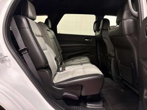 White Dodge Durango 2022 in Vilnius, with an engine capacity of 5.65 L and mileage of 104 thousand km for 36500 €, photo 30 on AUTOMOTO.COM.LV